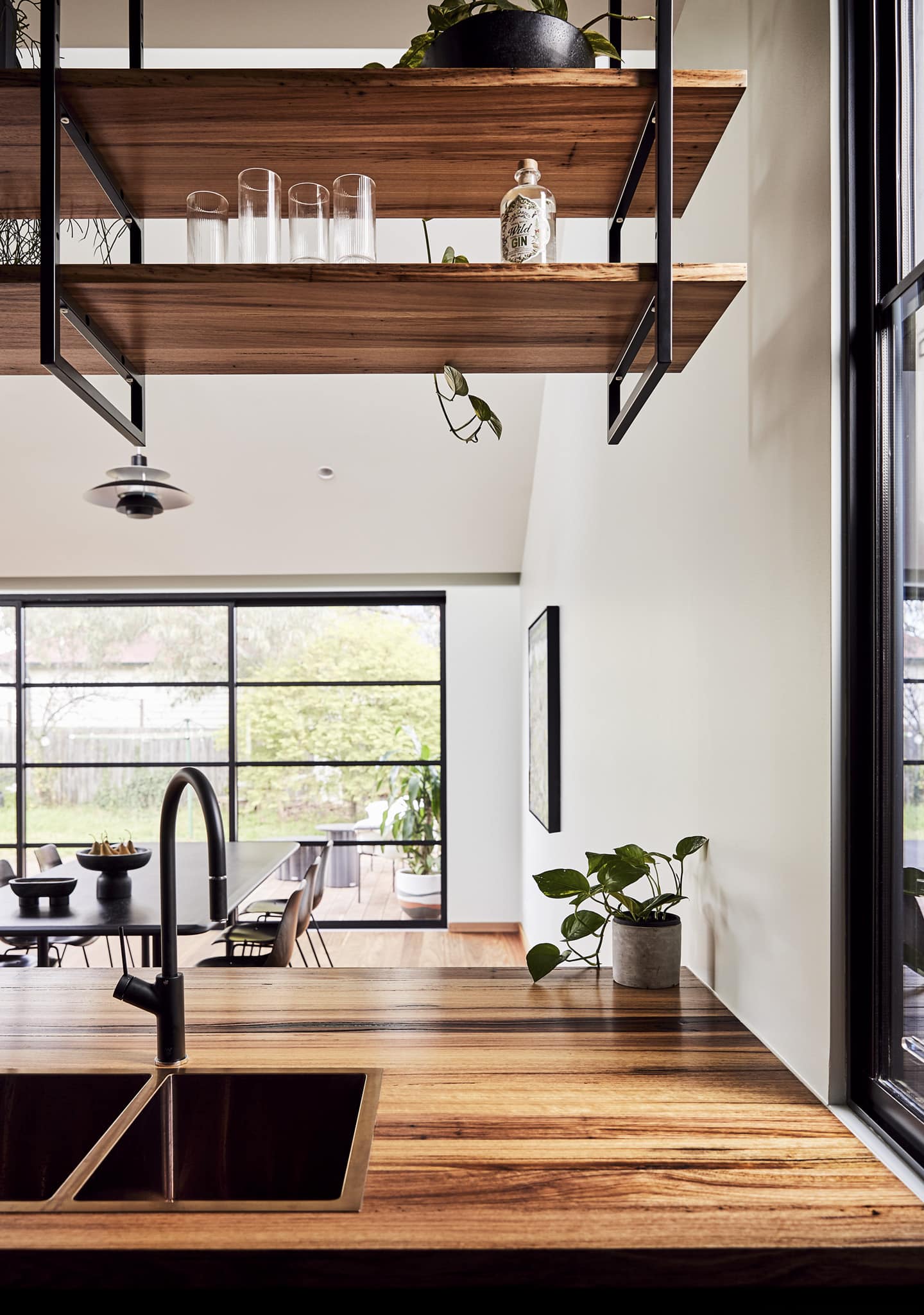 Green House Preston Residence - Domo Collections