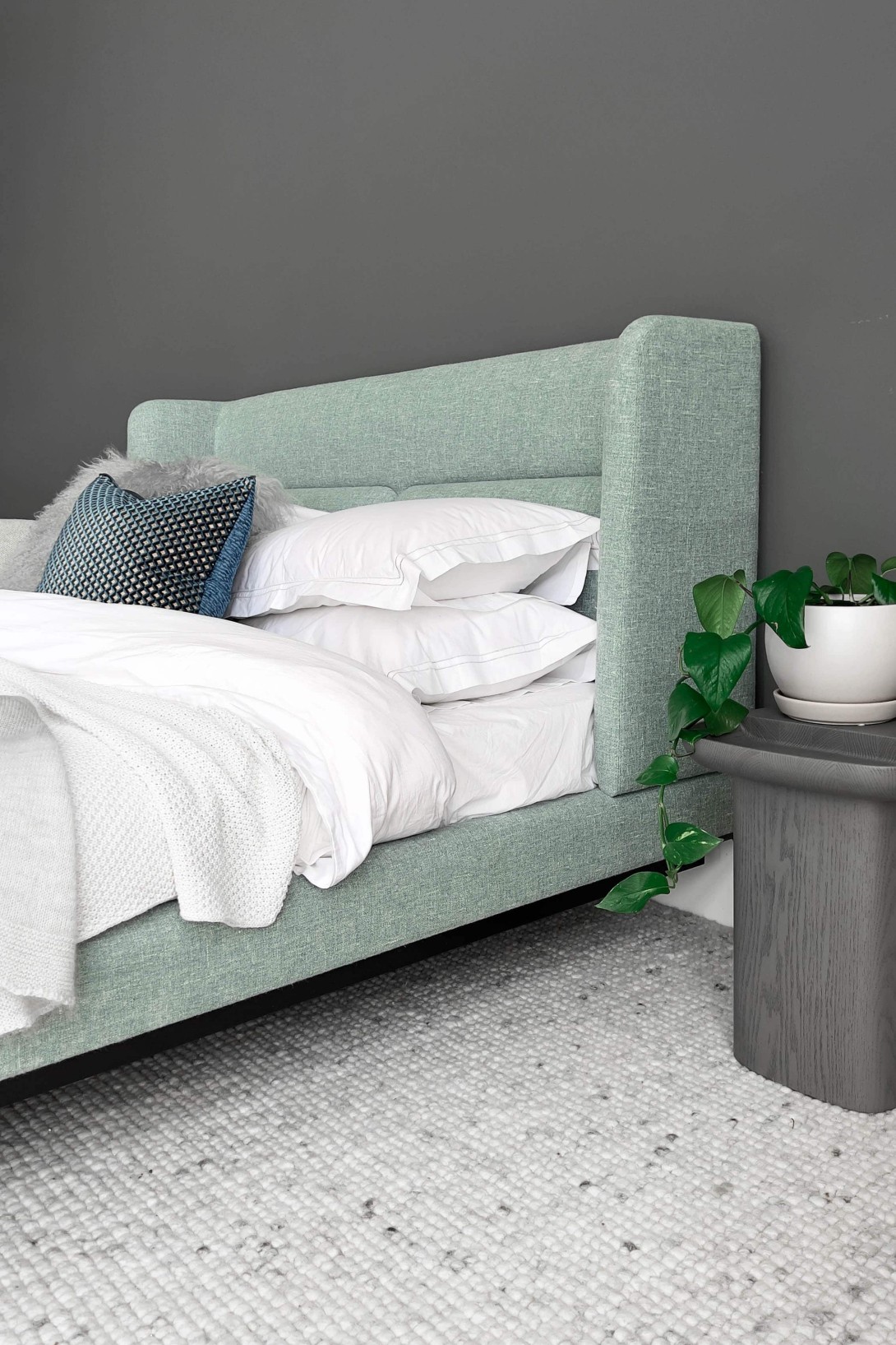 Joyce Niche Upholstered Bed | DOMO