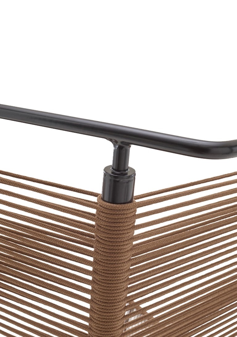 Fifty Armchair | DOMO