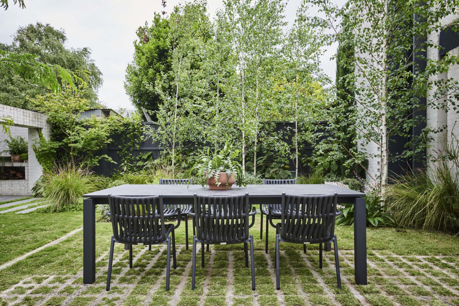 Flamingo Dining Table | DOMO